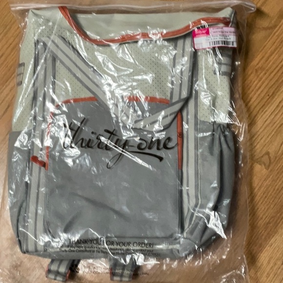 thirty-one | Bags | Nwt Thirty One Whisper Grey Colorblock Day Away ...